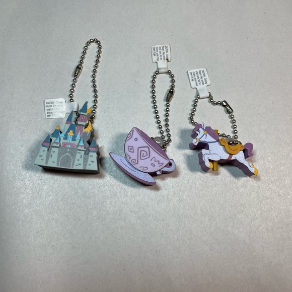 Disney | Accessories | Walt Disney World Magic Kingdom Keychain Bundle ...